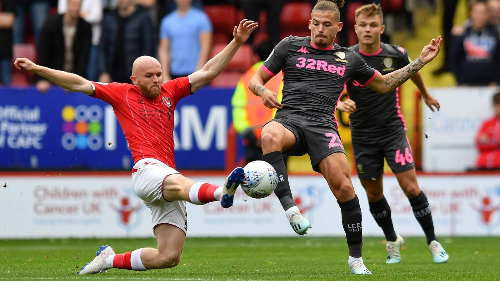 ‘Reeks of Alan Smith’ - Unearthed Kalvin Phillips footage has these ...