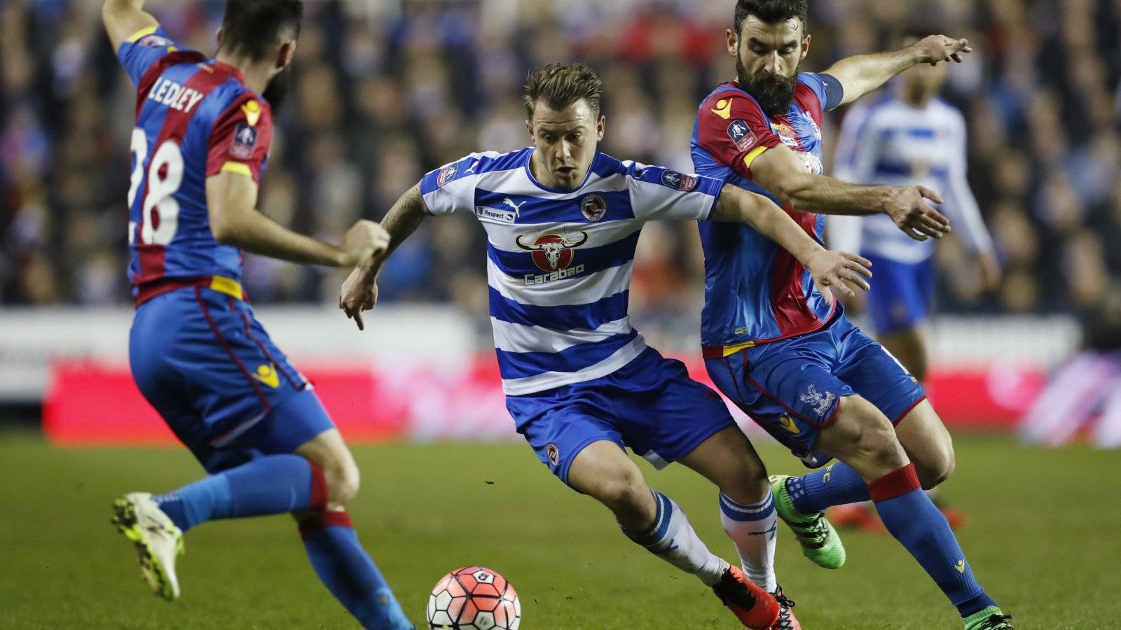 Ex-Royals striker Simon Cox reacts to big Reading FC news following ...
