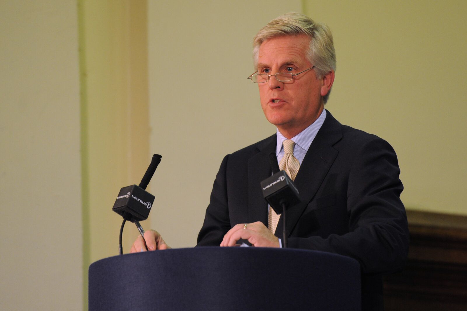 3 celebrities who support Charlton Athletic - Did you know this?