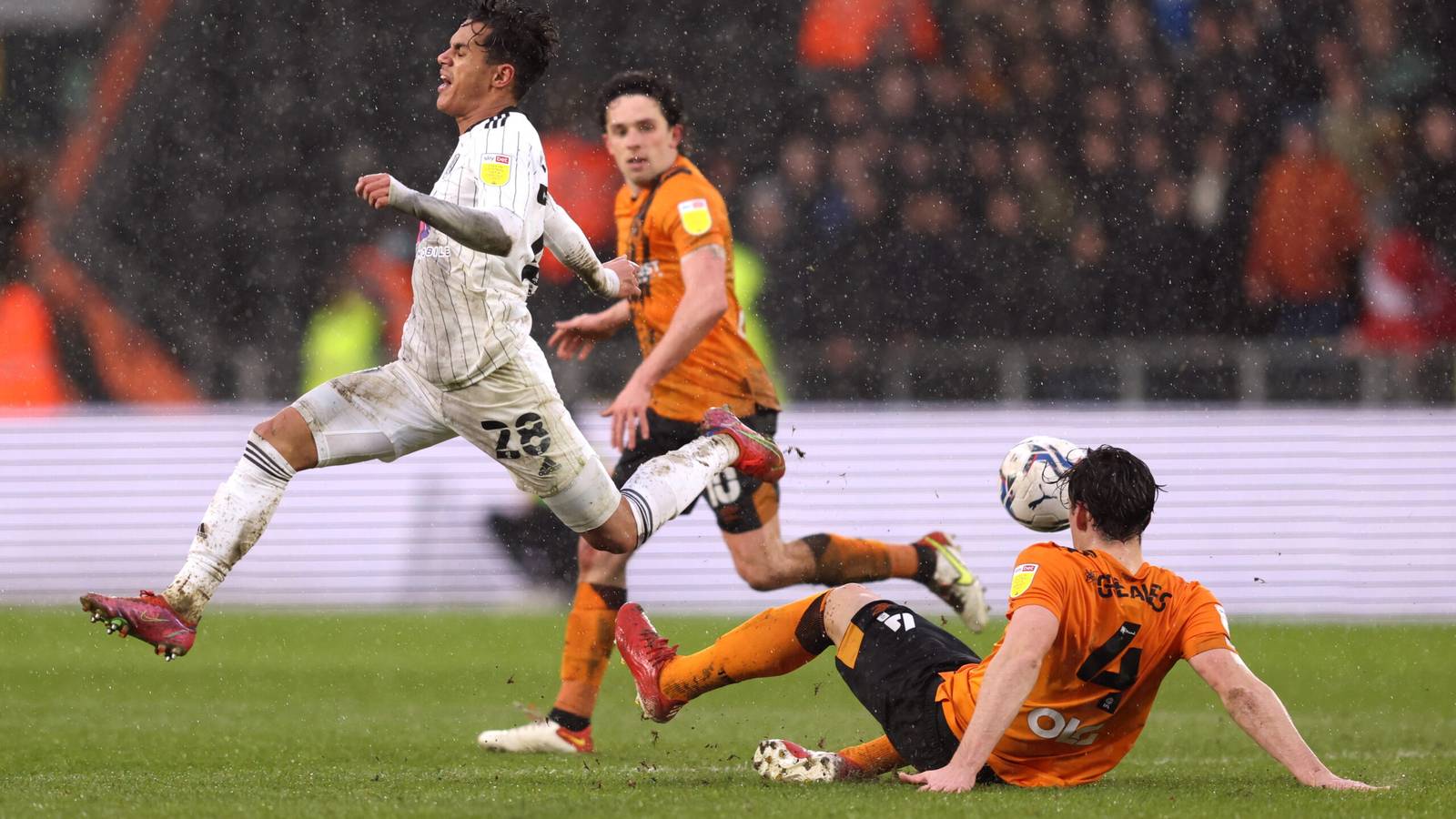 Fresh claims made in Liverpool, Fulham transfer saga