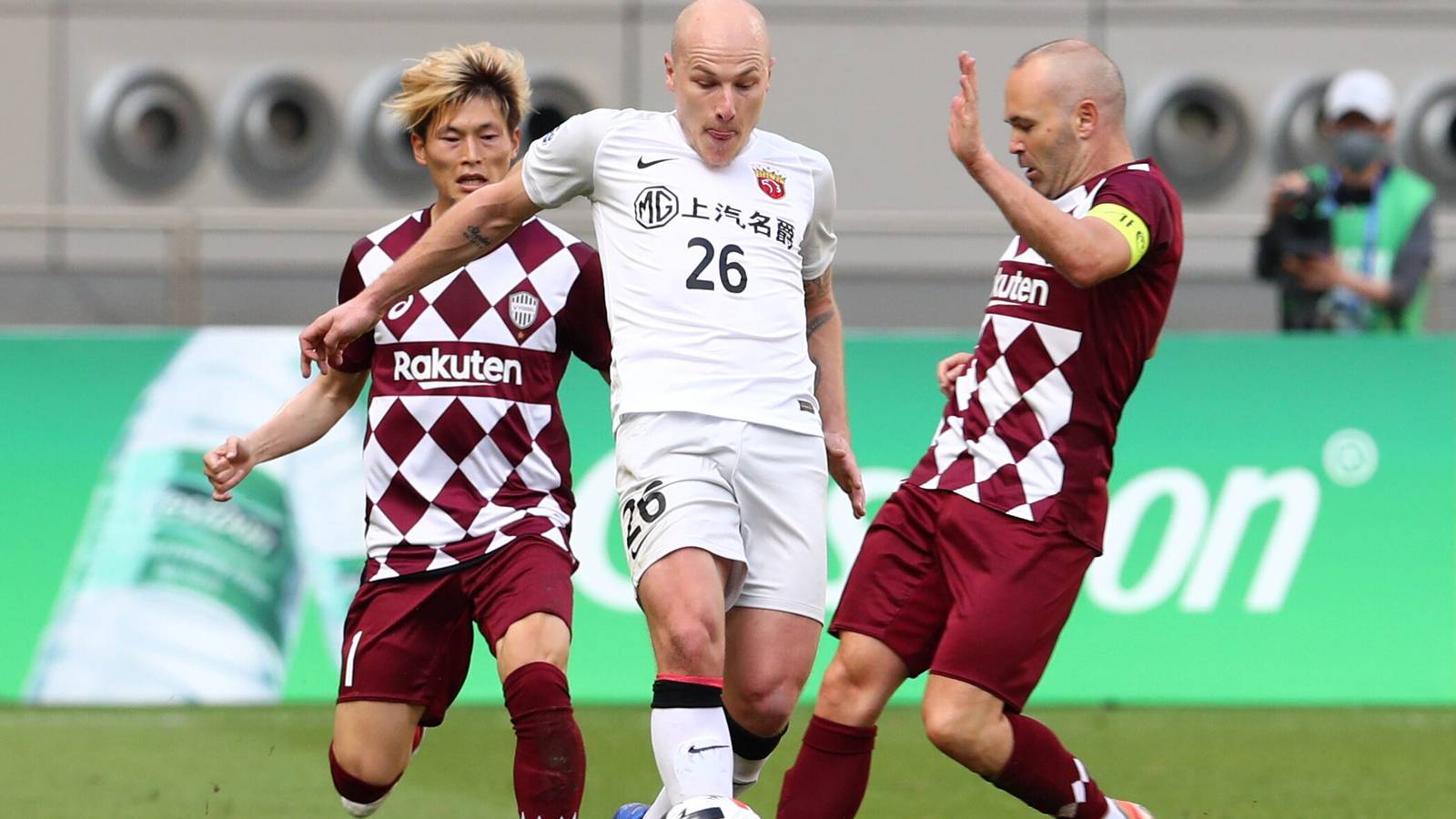 2 transfer rumours that failed to materialise at Huddersfield Town this ...