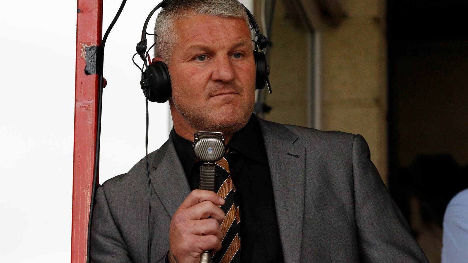"I'll sort it out" - Dean Windass reacts as Hull City make major ...