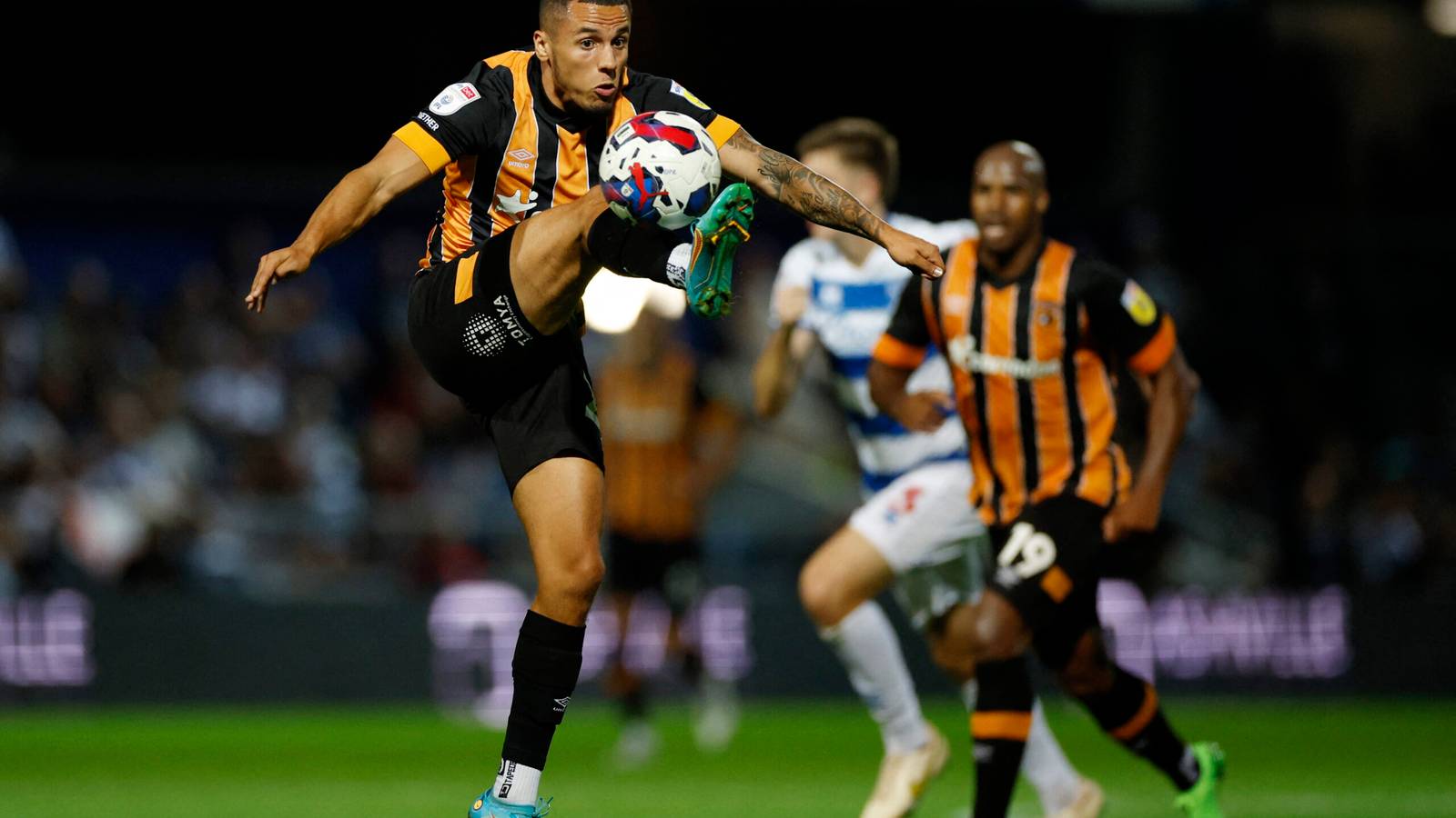 Contrasting transfer claim made on Hull City player's future amid ...