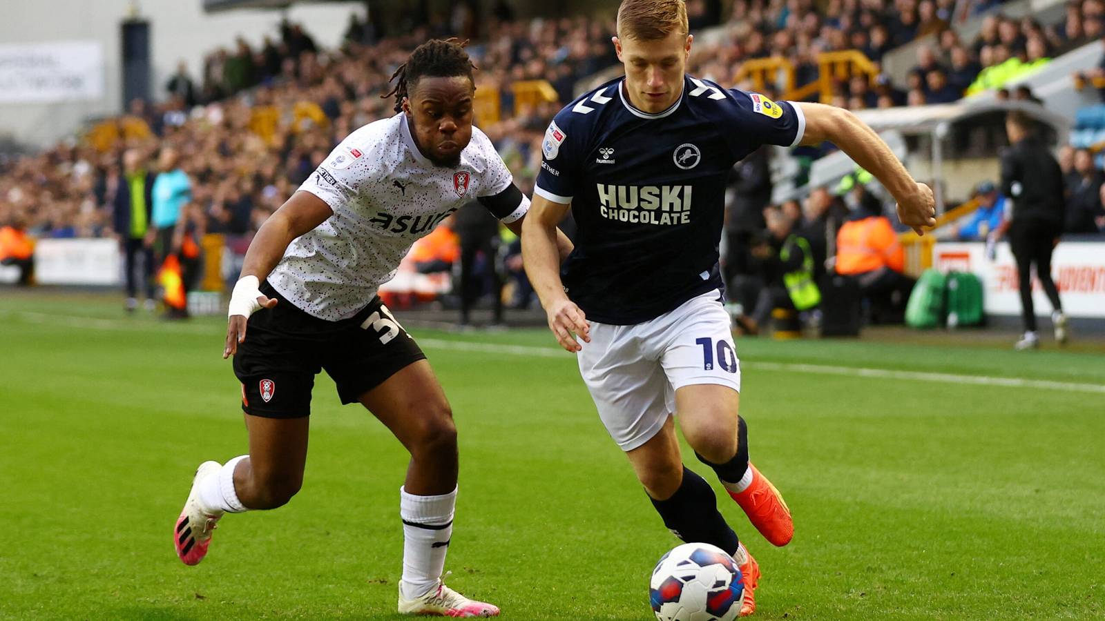 Tom Bradshaw makes transfer admission on Millwall star