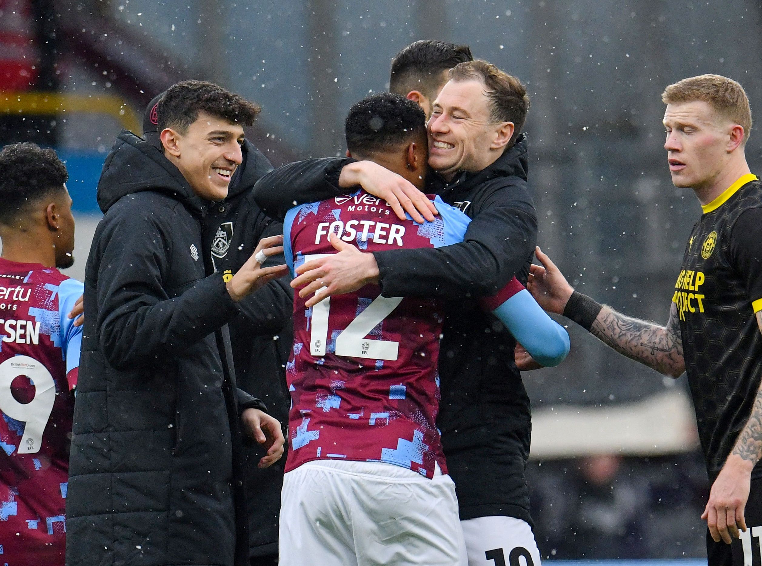 Ashley Barnes sends classy message to Burnley teammates Nathan Tella ...