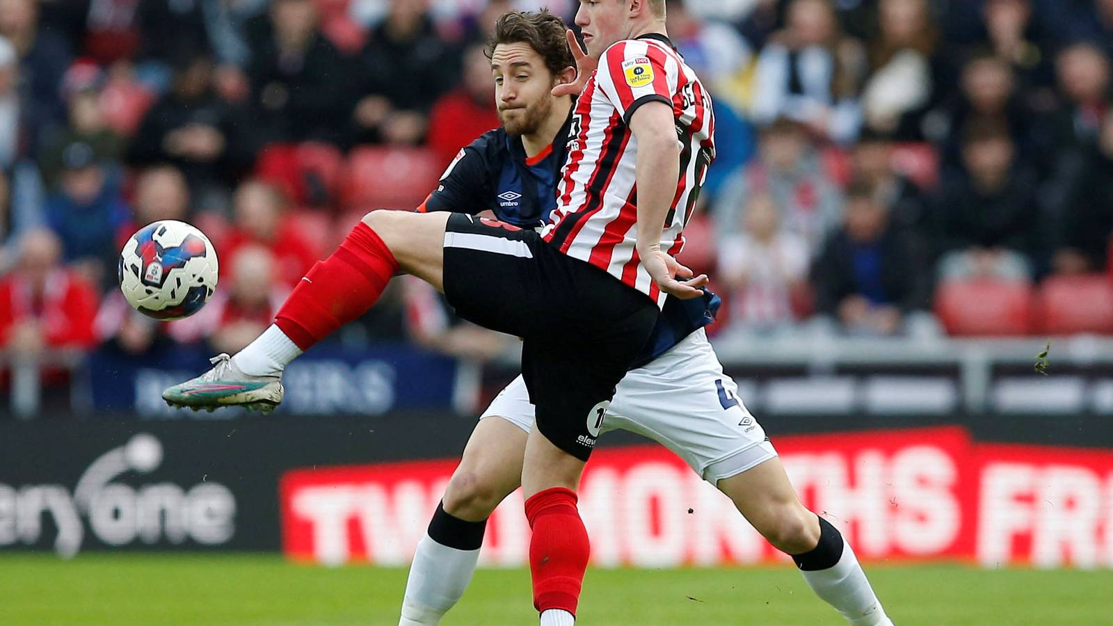 Tony Mowbray faces big Sunderland dilemma with Joe Gelhardt: Opinion