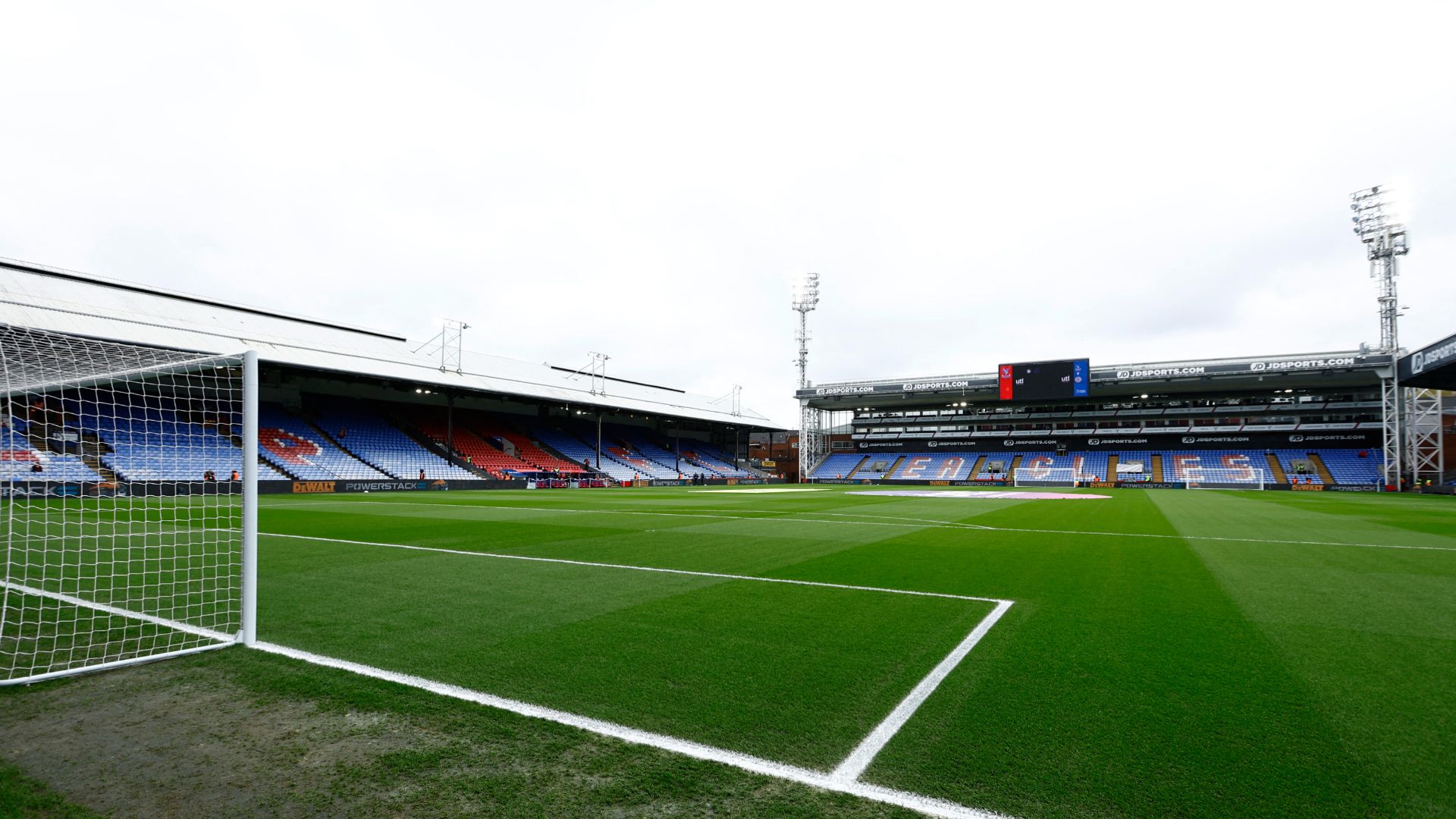 Millwall & Luton in transfer tussle for midfielder