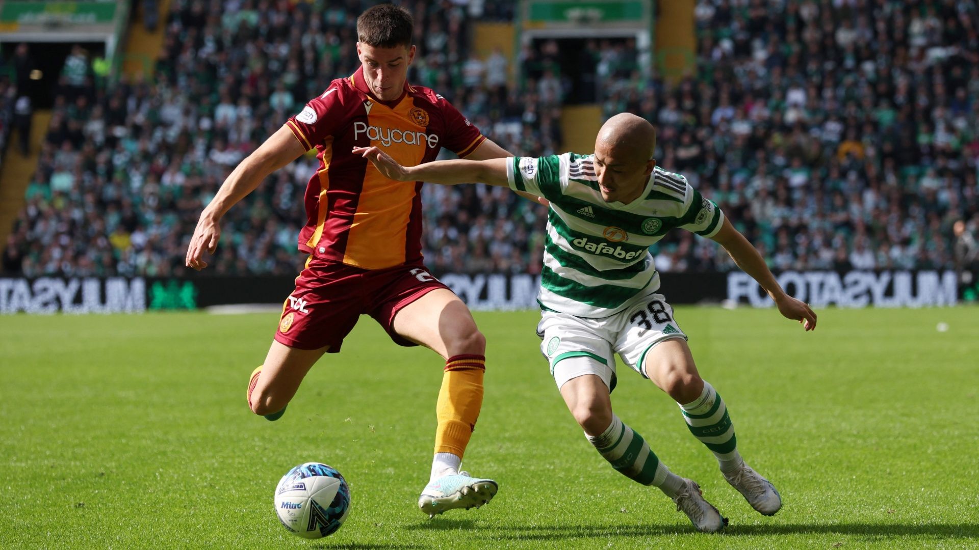 Max Johnston given Norwich City tour ahead of potential signing