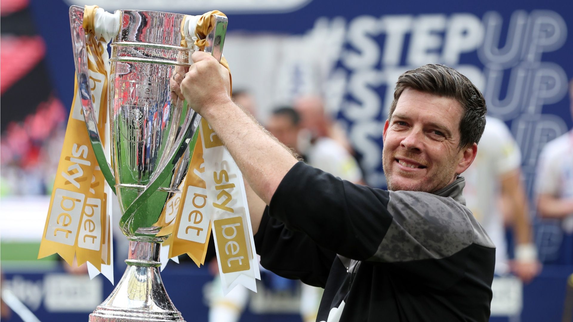 "A positive fit" - Barnsley FC swoop praised as Darrell Clarke ...