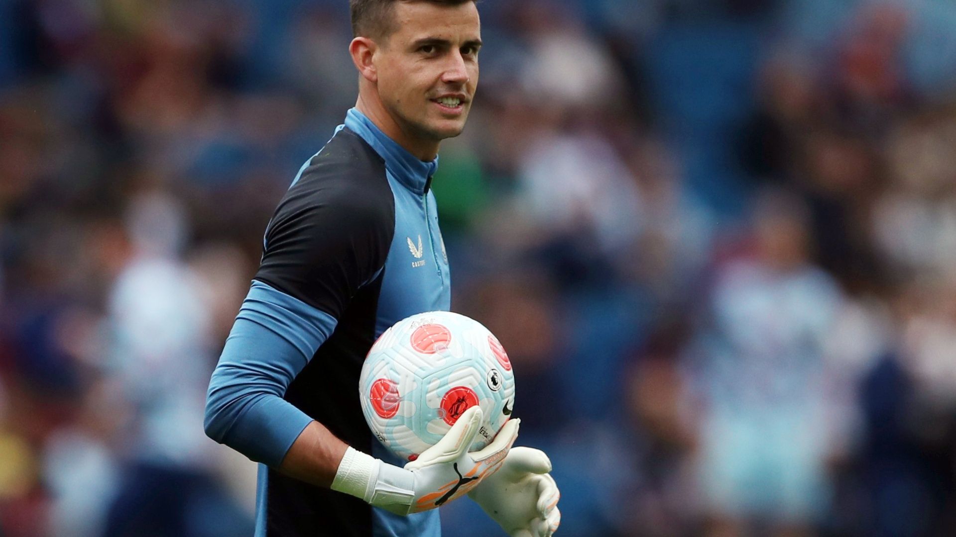 "A great starting option" - Leeds United set to compete for Karl Darlow