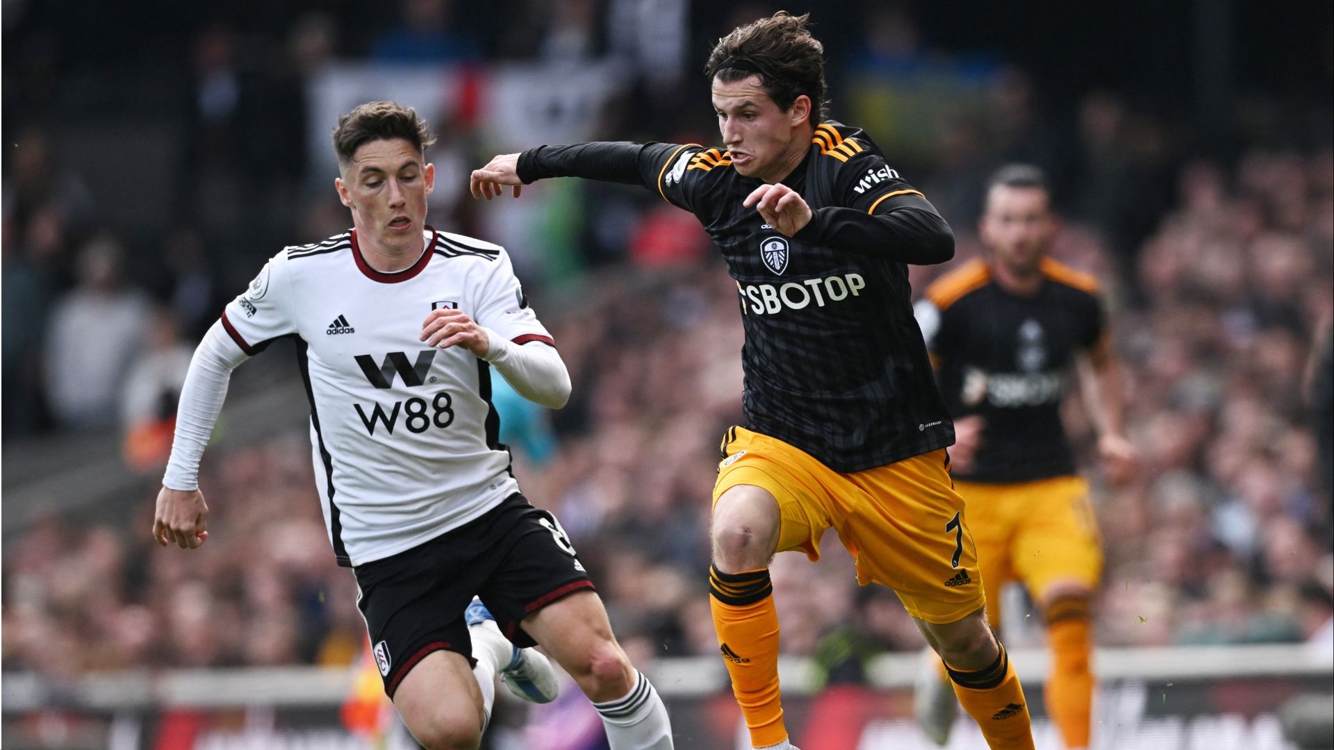 Brenden Aaronson: Carlton Palmer predicts Leeds exit amid Fulham links