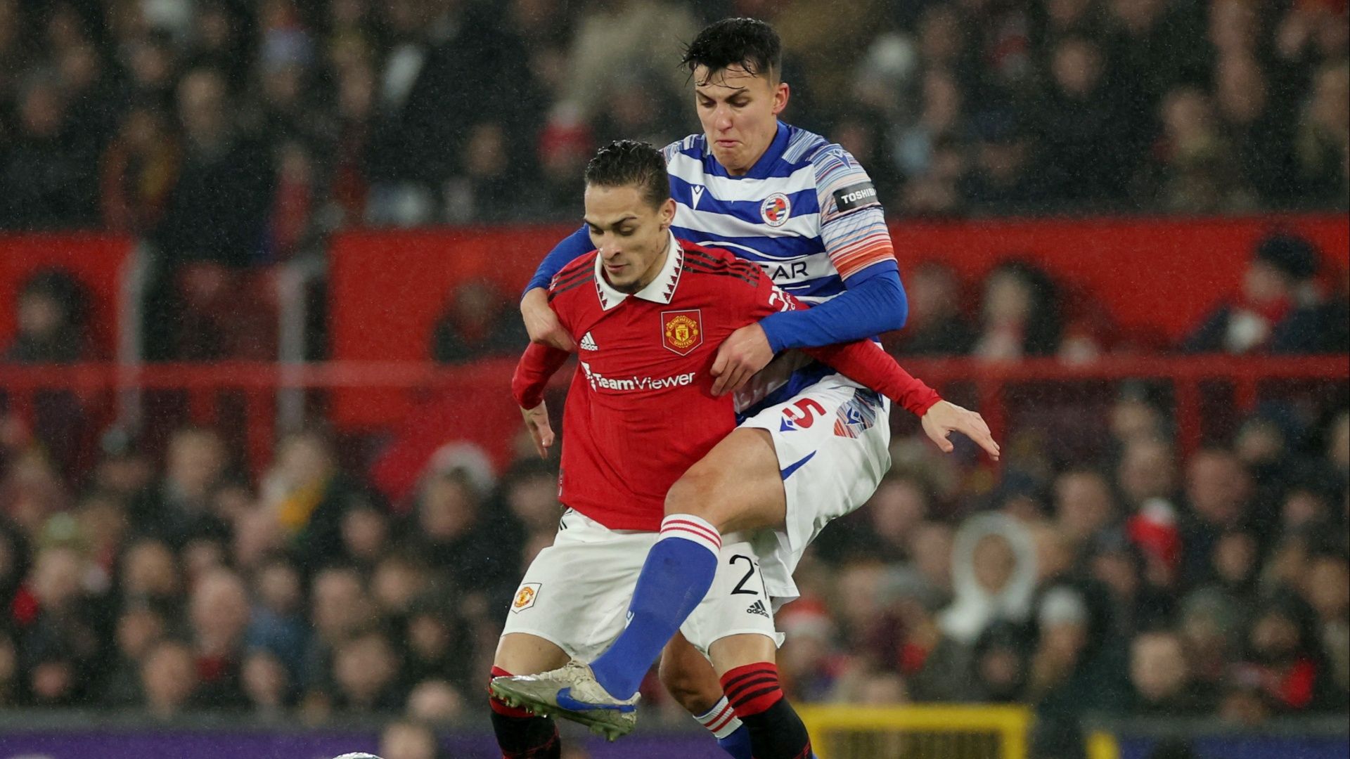 Reading FC: Tom McIntyre facing tricky transfer situation