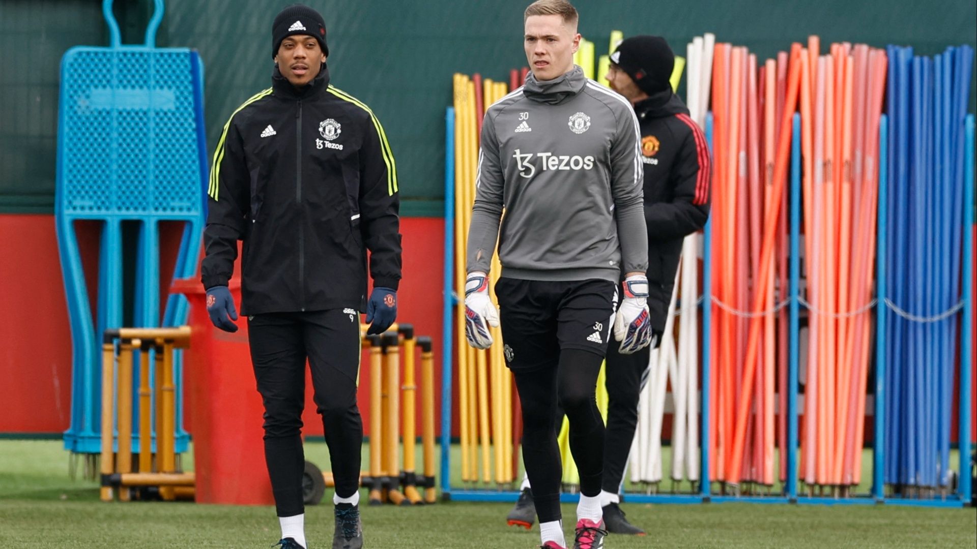 Sunderland to sign Nathan Bishop from Man United