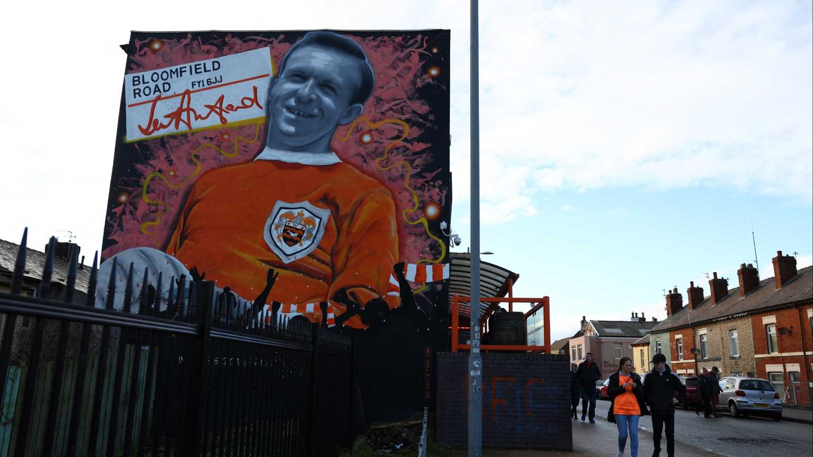 Blackpool & Reading FC in 6-figure transfer battle for 7-goal Drogheda ...