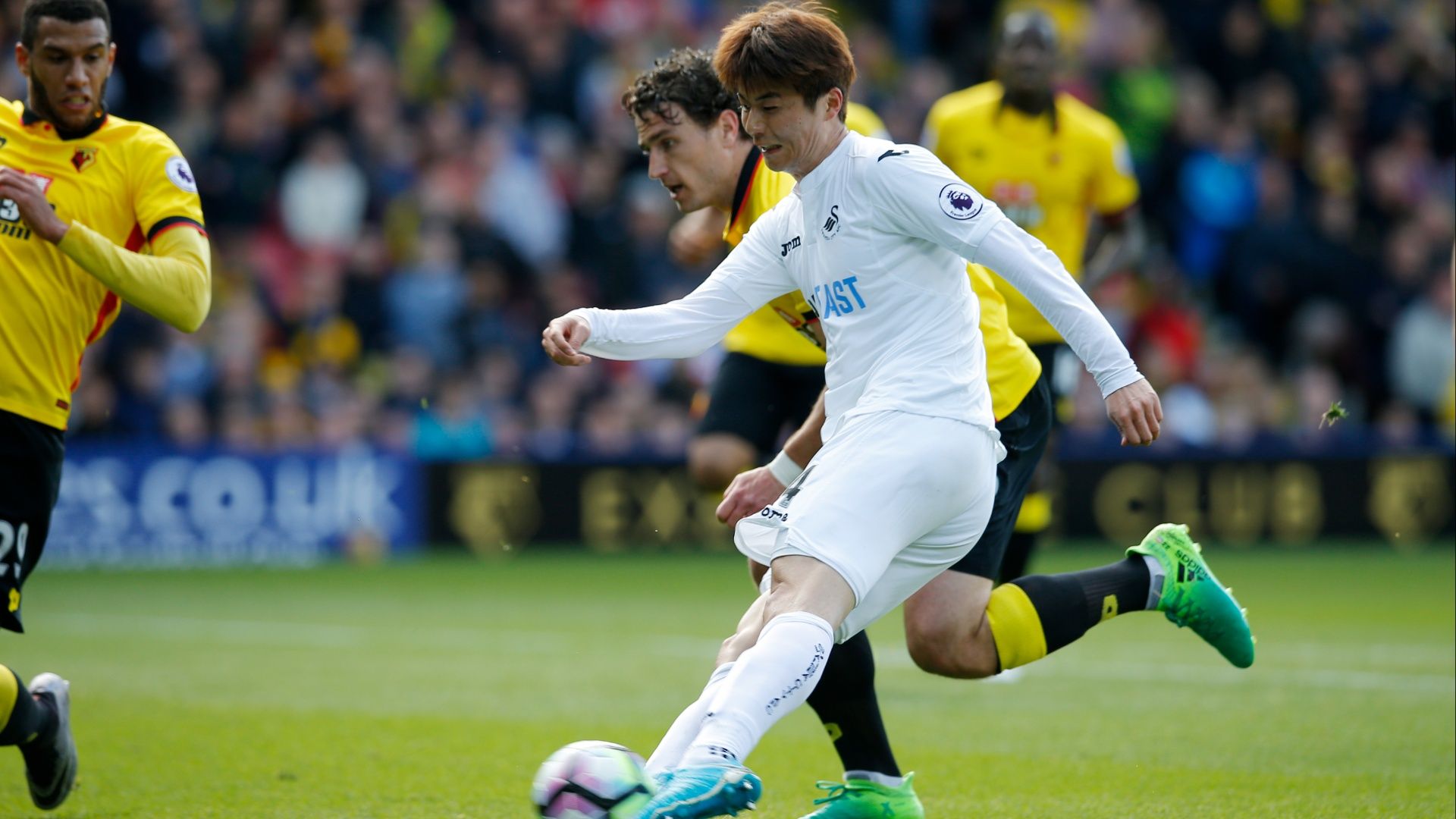 Swansea City table $1m bid for Celtic target Eom Ji-Sung
