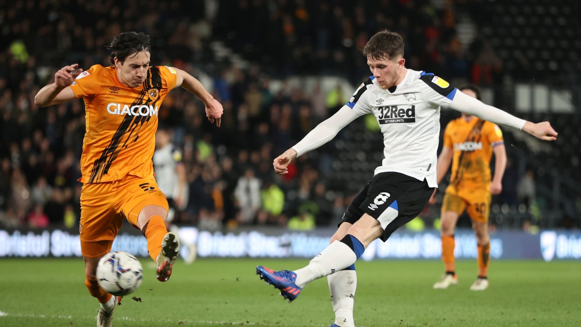 Max Bird latest news: Latest Hull City bid, "heads turned" claim from ...