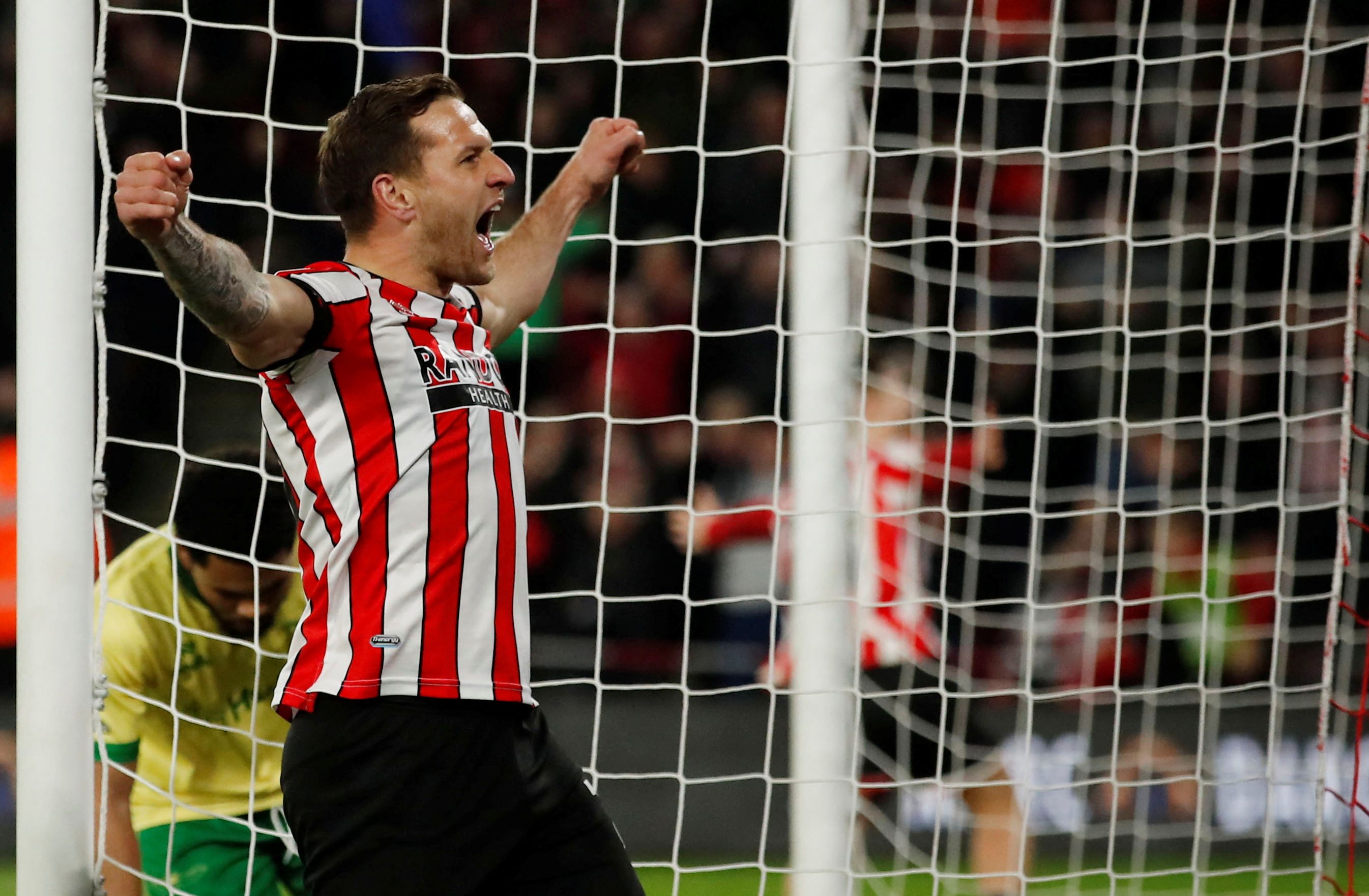 Derby County urged to sign free agent Billy Sharp