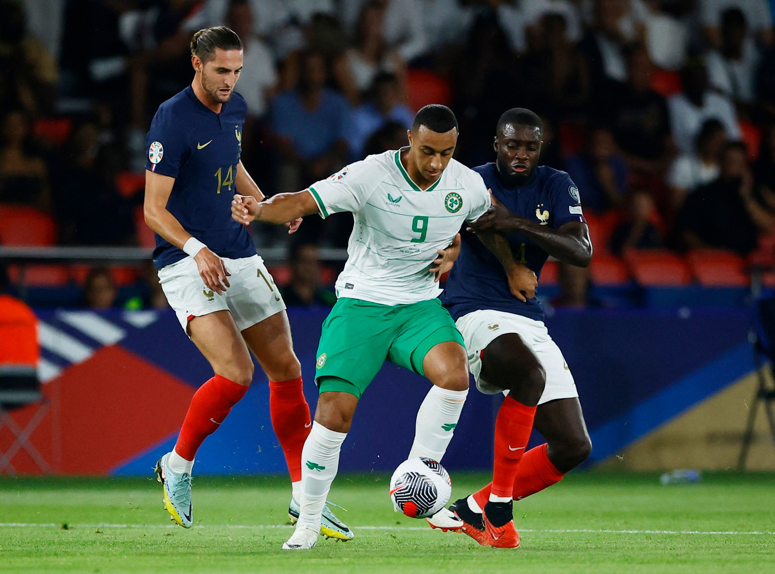 The numbers as Norwich City’s Adam Idah gives Virgil van Dijk hell on ...