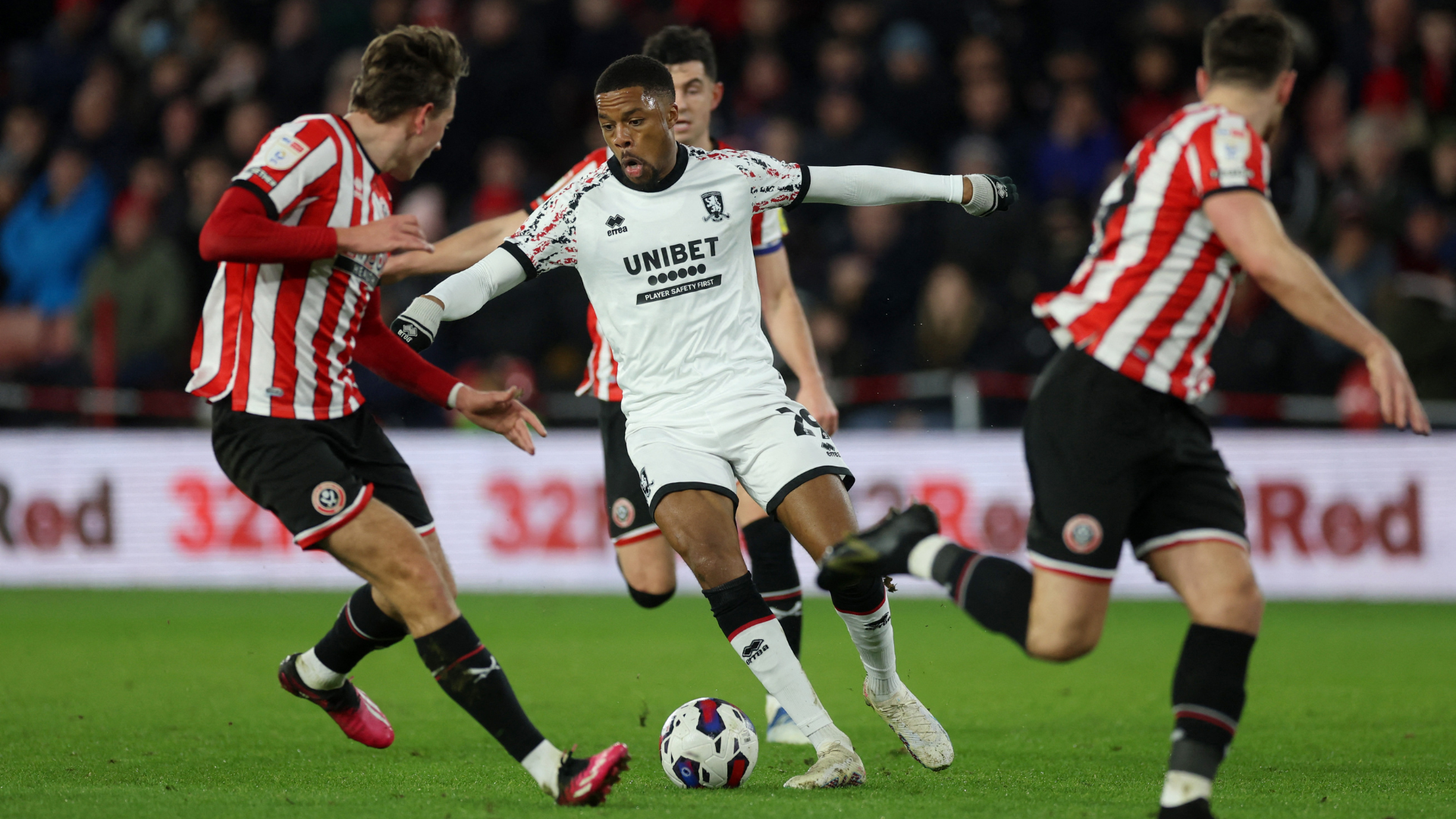 "It's a blow" - Carlton Palmer reacts to Chuba Akpom, Sunderland AFC ...