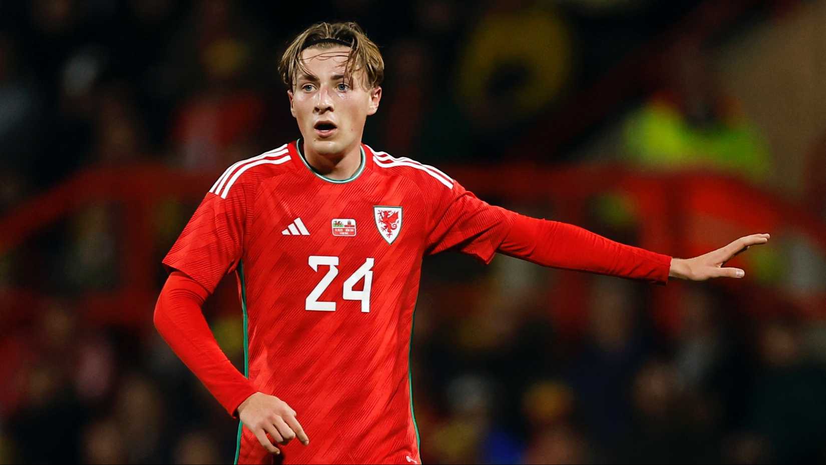 Wrexham issued warning over Reading FC, Charlie Savage transfer pursuit ...