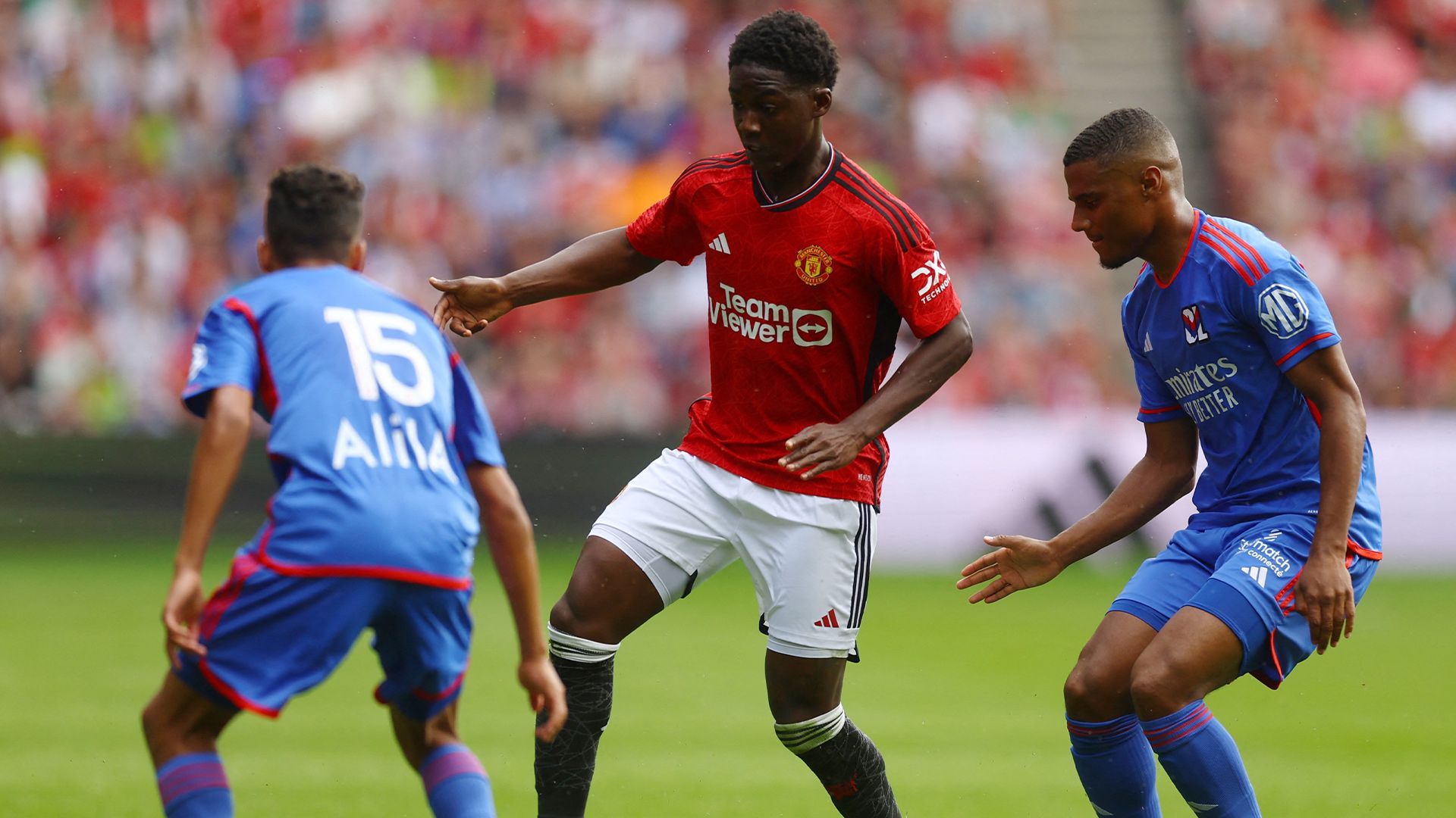 Pundit reacts as Birmingham City battle Watford for Amad Diallo