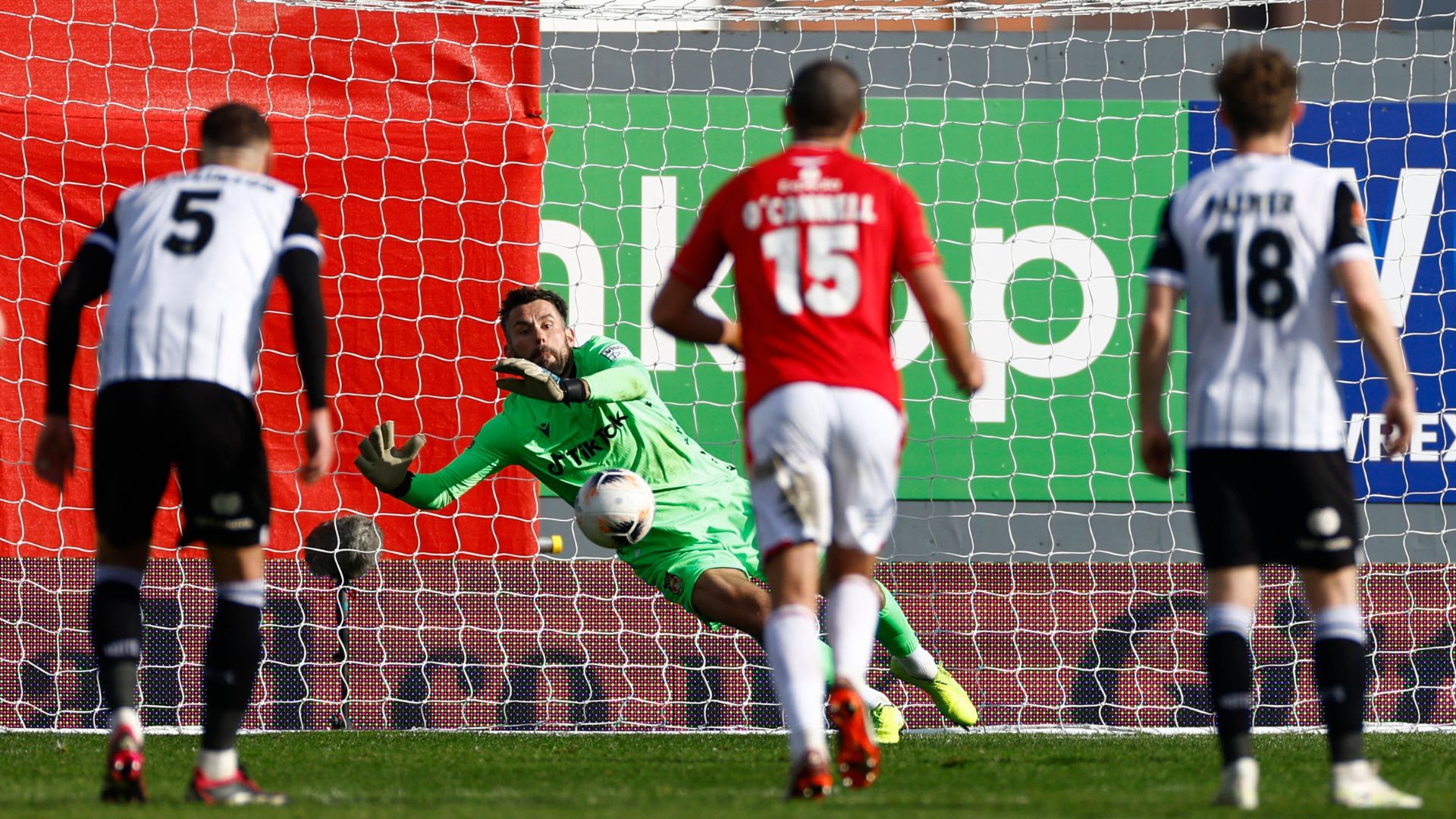 Ben Foster reveals stance on Wrexham AFC return