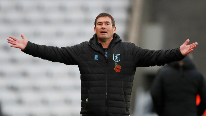 Nigel Clough demands EFL orders Mansfield Town v Stockport County ...