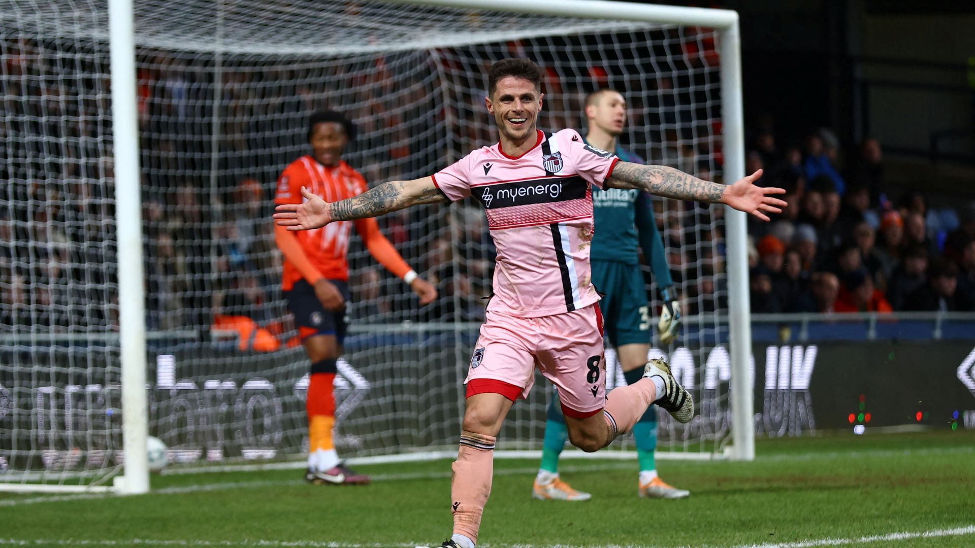 Grimsby Town: Charlie Lakin could be Gavan Holohan replacement