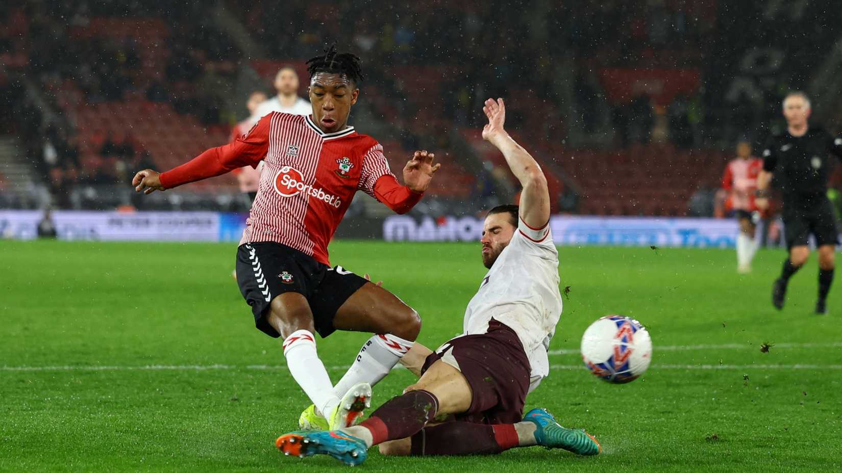 Samuel Amo-Ameyaw: Millwall should sign ex-Southampton man to boost PL ...