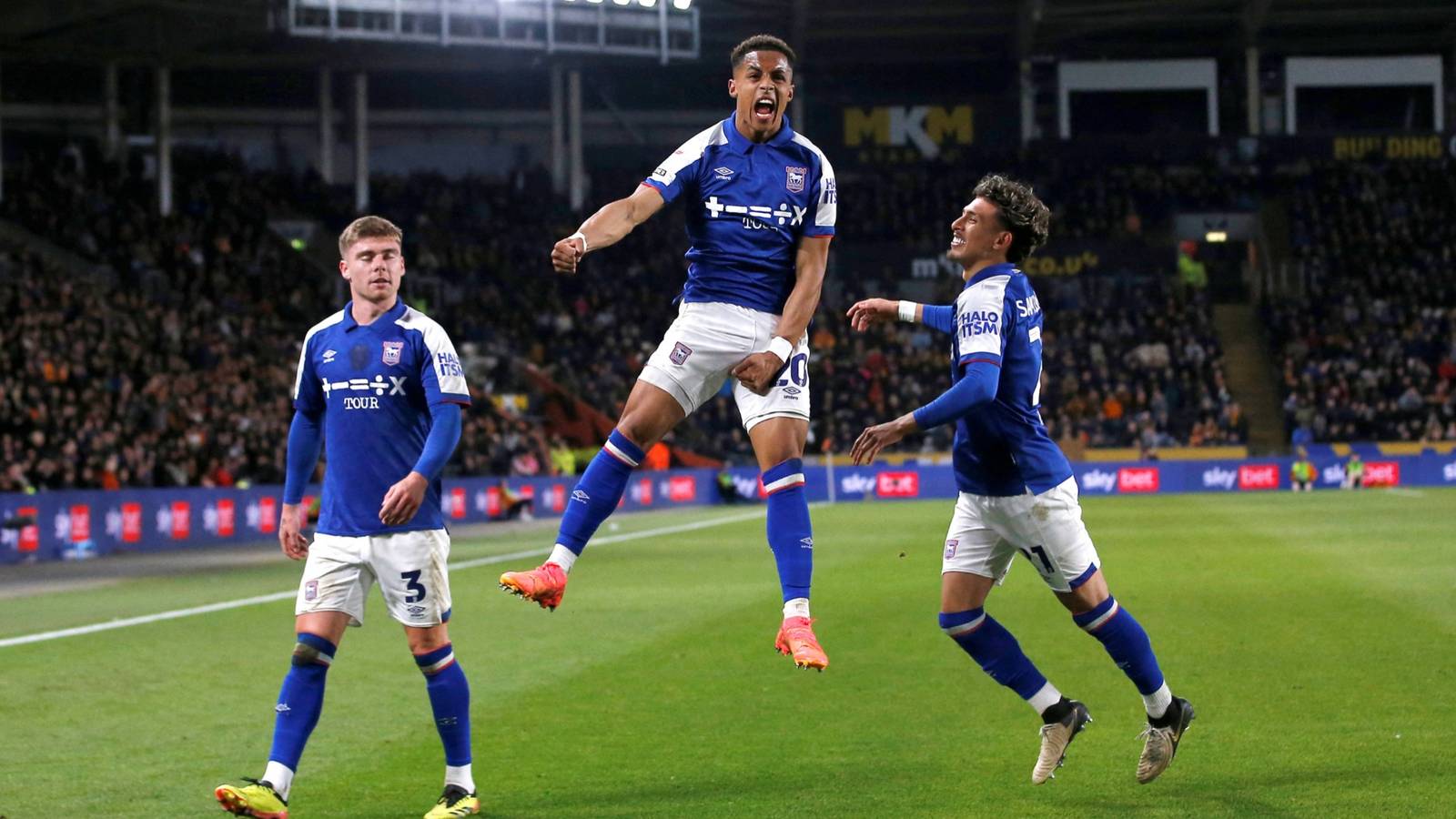 Ipswich Town fans may be shocked to hear Omari Hutchinson news at ...