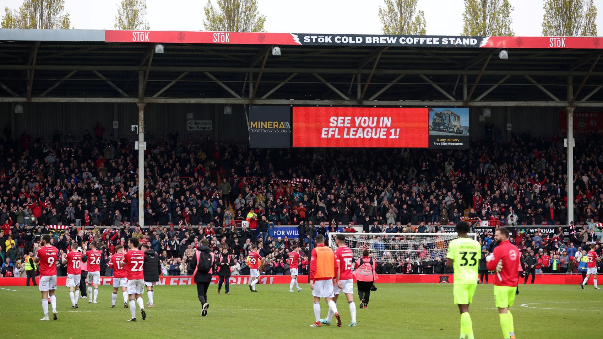 Wrexham AFC transfer latest: Marc Leonard, Marvin Ekpiteta, Phil Parkinson