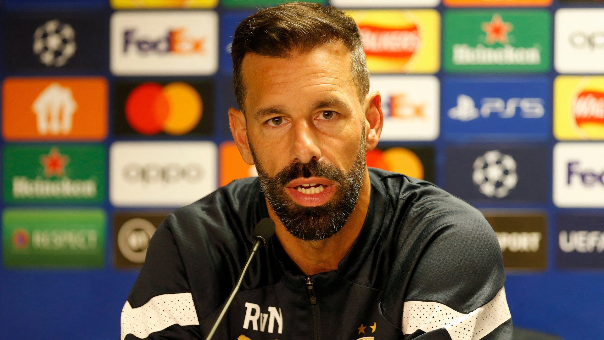 Ruud van Nistelrooy applies for Coventry City job