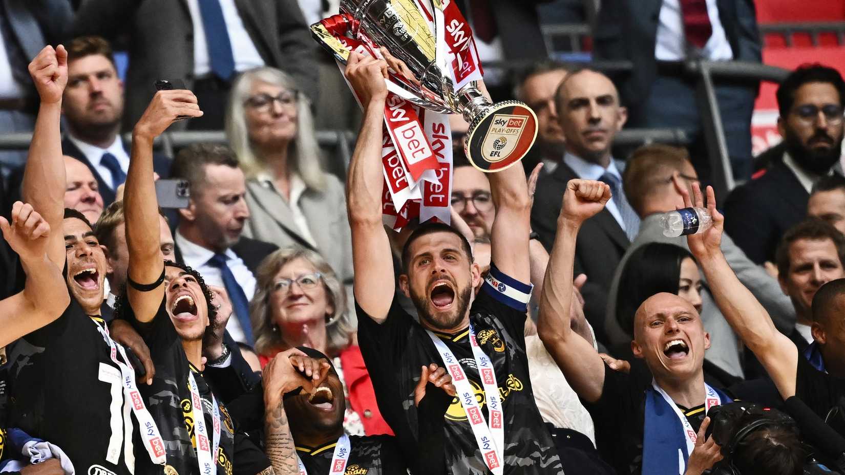Southampton FC alarm bells are ringing around £40k-a-week man ...