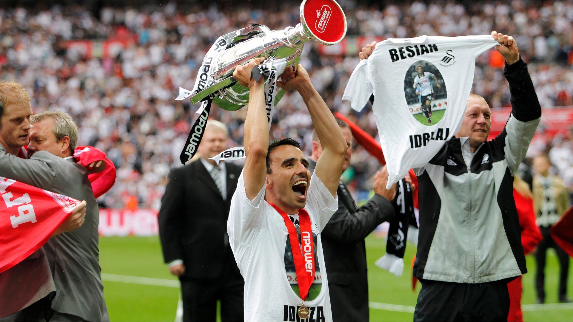 "A Leon Britton sort of player" - Claim made on Swansea City "legend ...