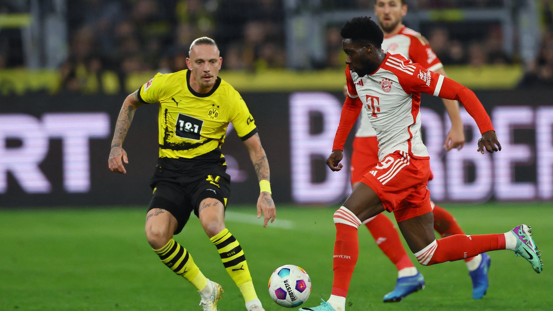 Leeds United interest in signing Borussia Dortmund's Marius Wolf