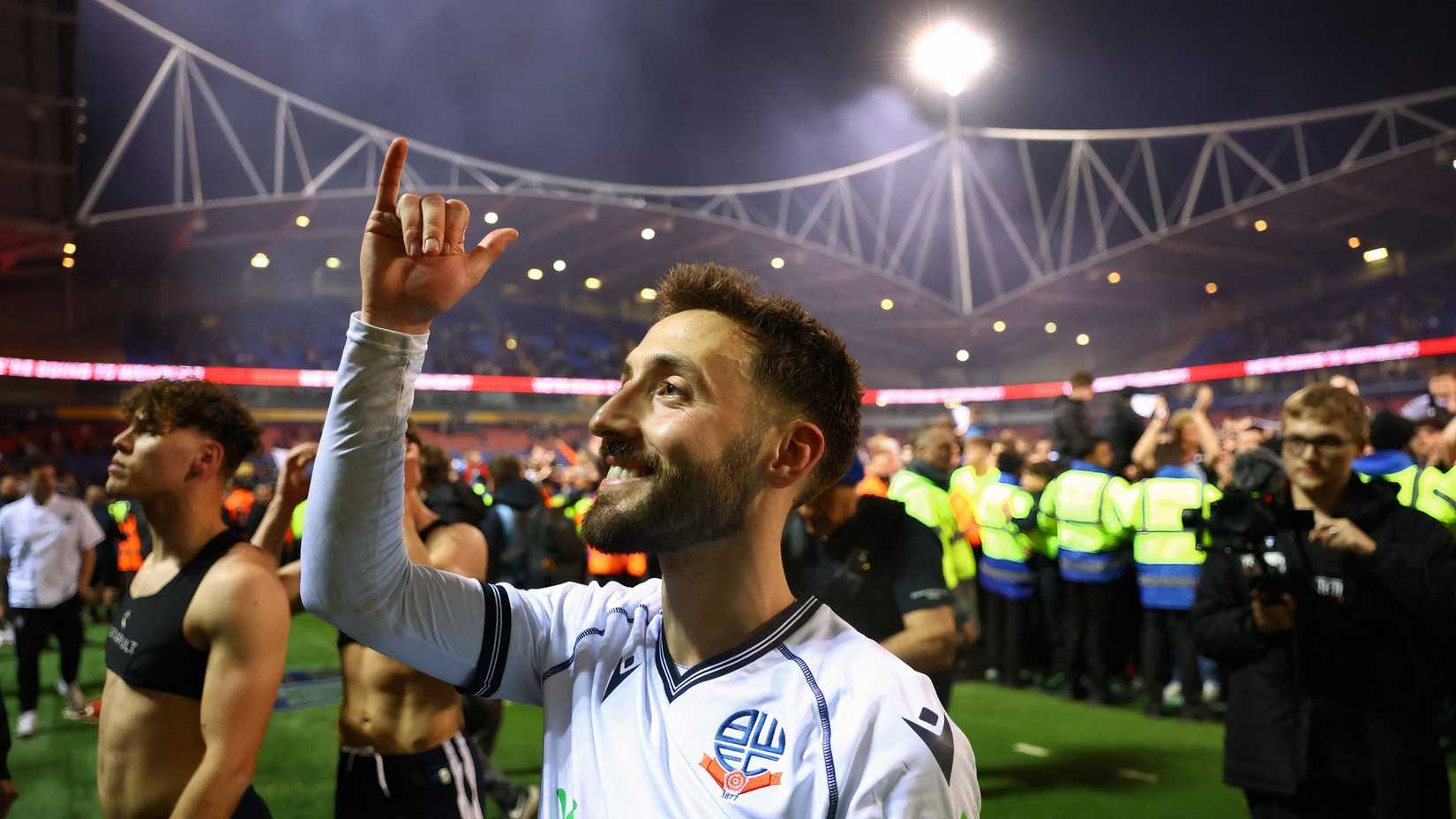 Steven Schumacher can't let Bolton Wanderers make brainless transfer ...