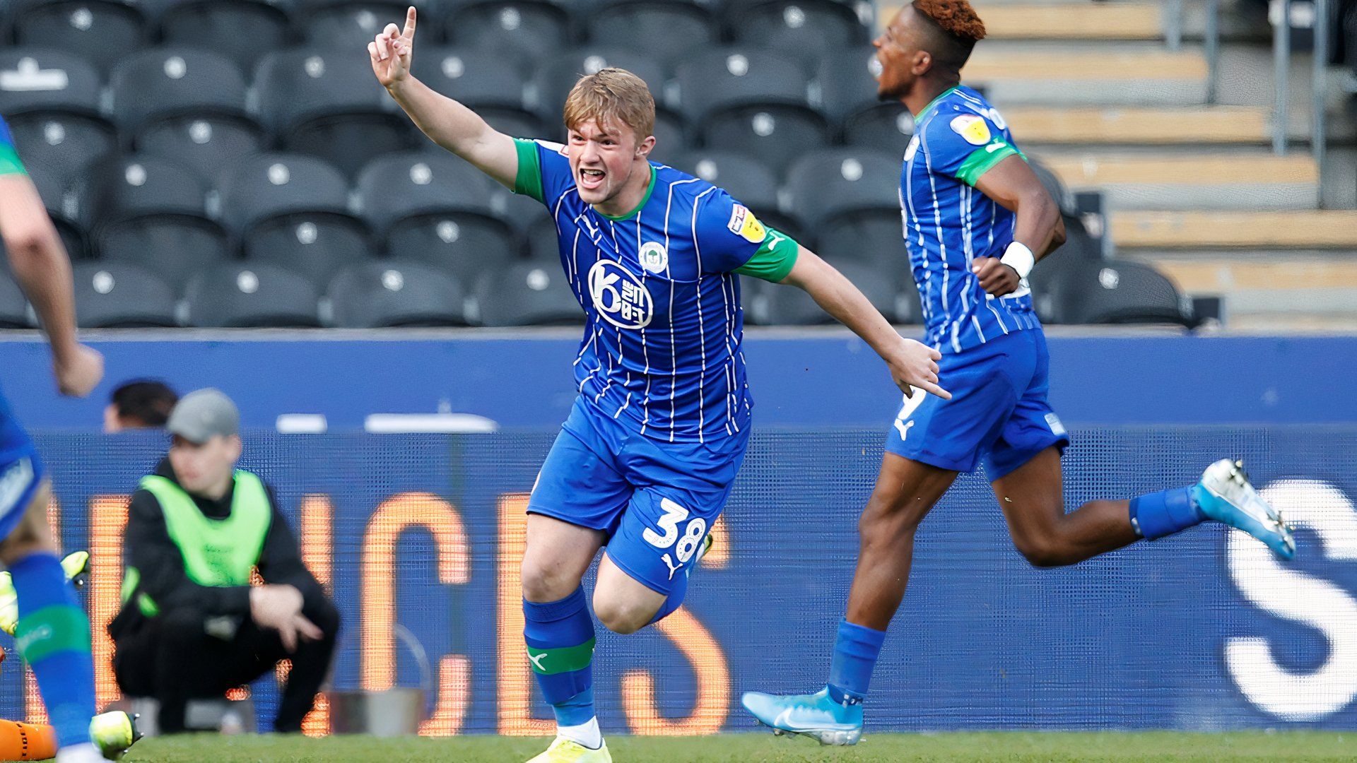 Brighton to sign Reading FC star Caylan Vickers