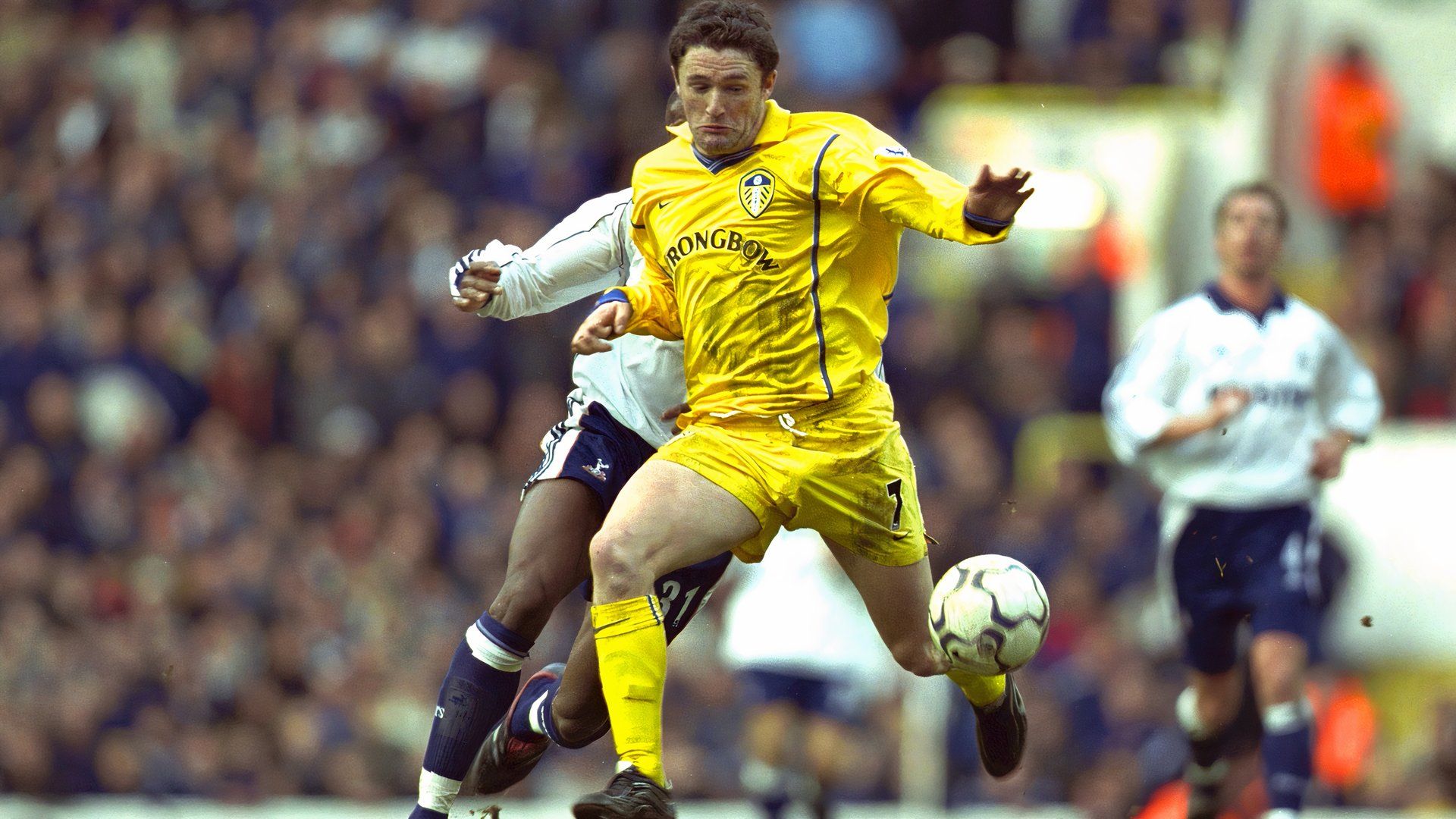 Robbie Keane reacts in one word to Lucas Radebe, Leeds United footage