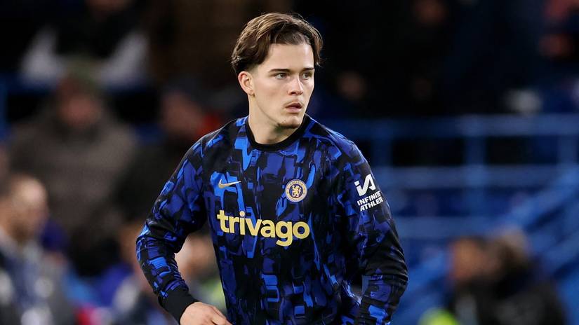 Leo Castledine: Huddersfield Town closing in on deal for Chelsea player