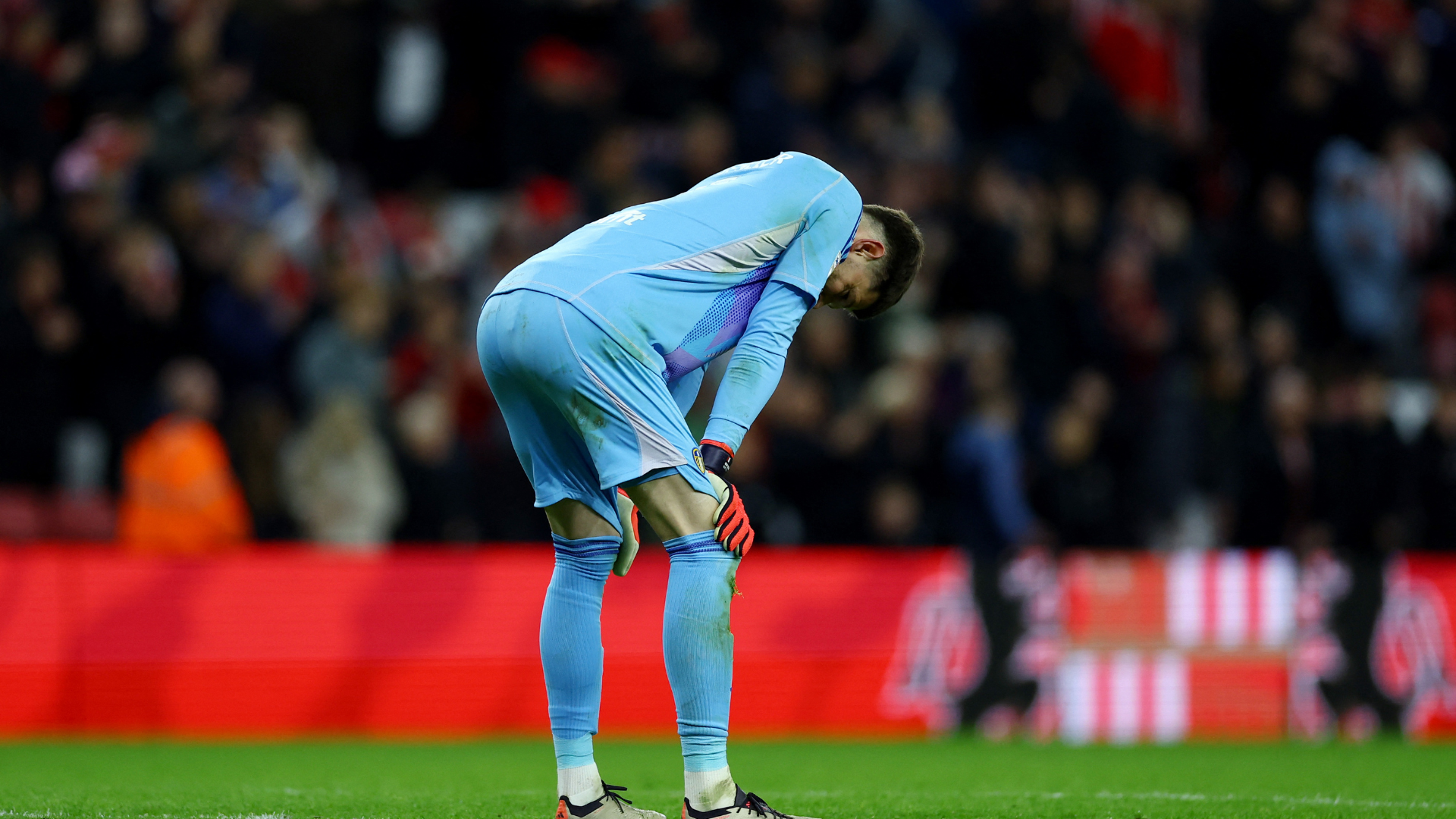 Leeds United: Daniel Farke urged to consider Illan Meslier position