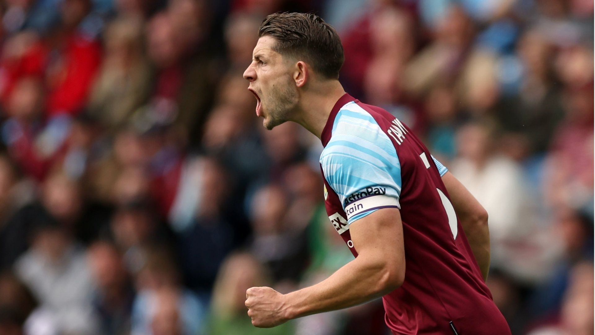 Burnley FC: Egan-Riley contract stand-off hindered by Mee, Tarkowski