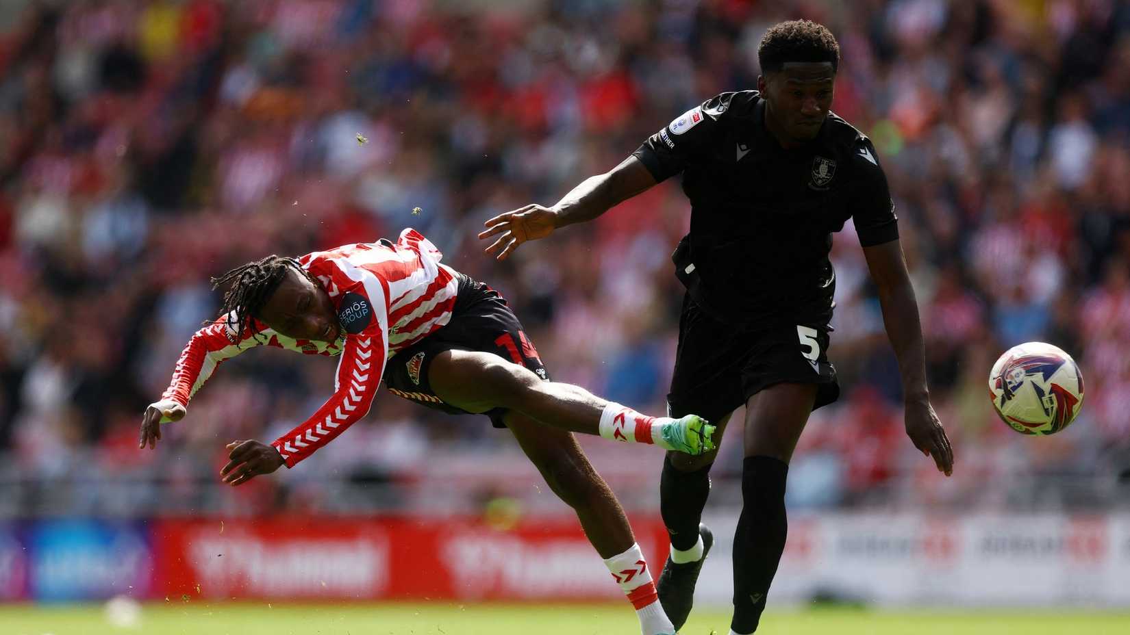"Wow" - Chris Rigg reacts to Romaine Mundle post after Sunderland win v ...