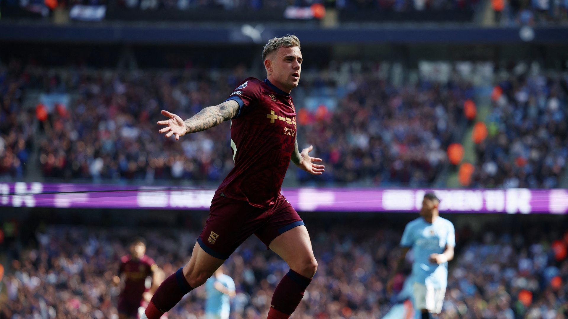 Lewis Travis and Tyrhys Dolan react to Sammie Szmodics' Ipswich Town ...