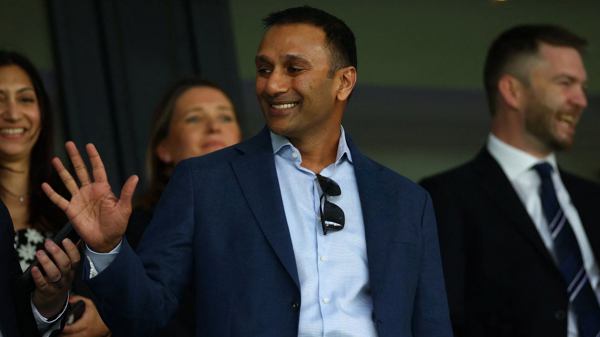 How much West Brom spend on wages every week on average (Estimated)