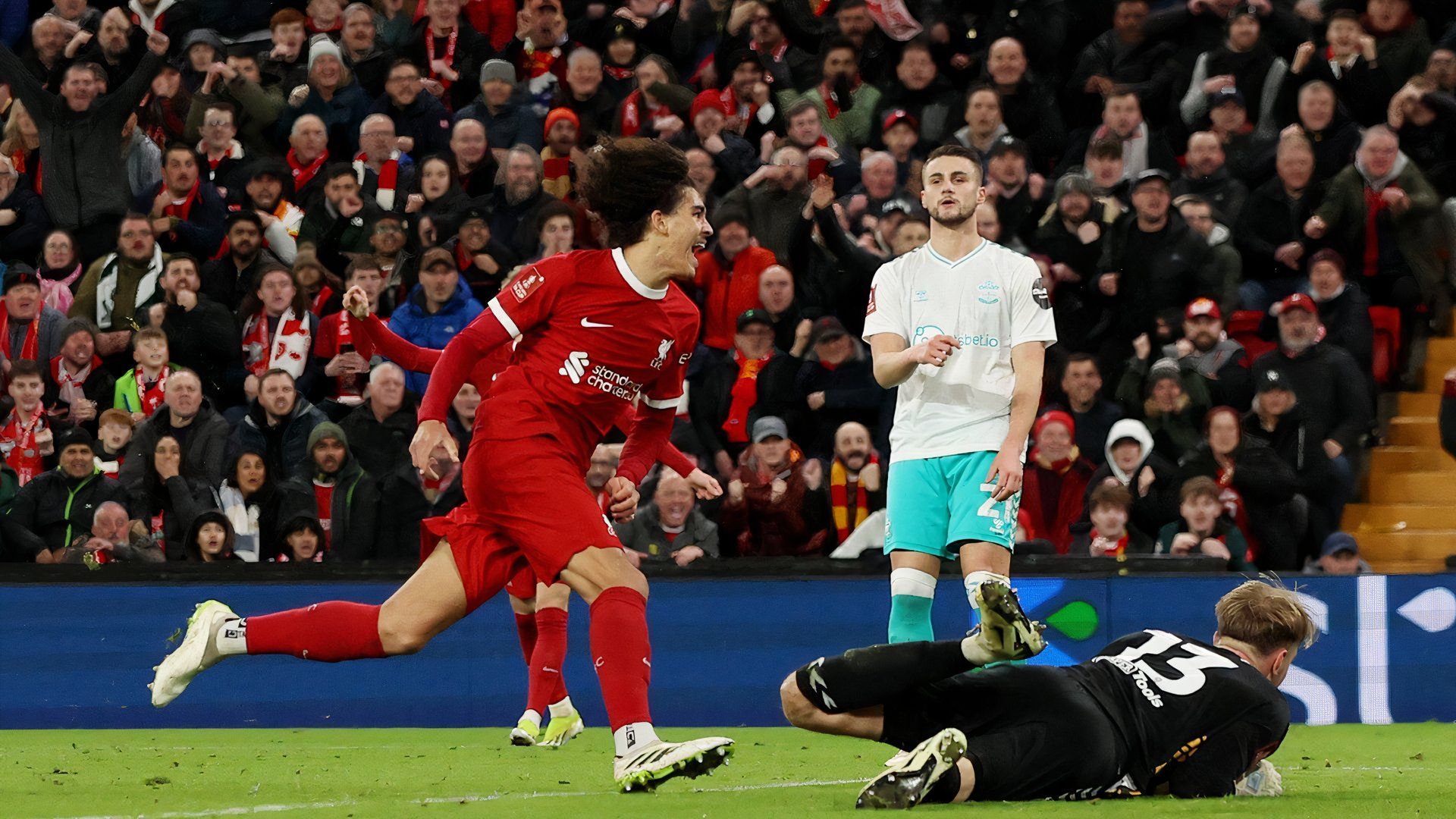 Liverpool & Aston Villa will be sad to see current Jayden Danns, Louie ...