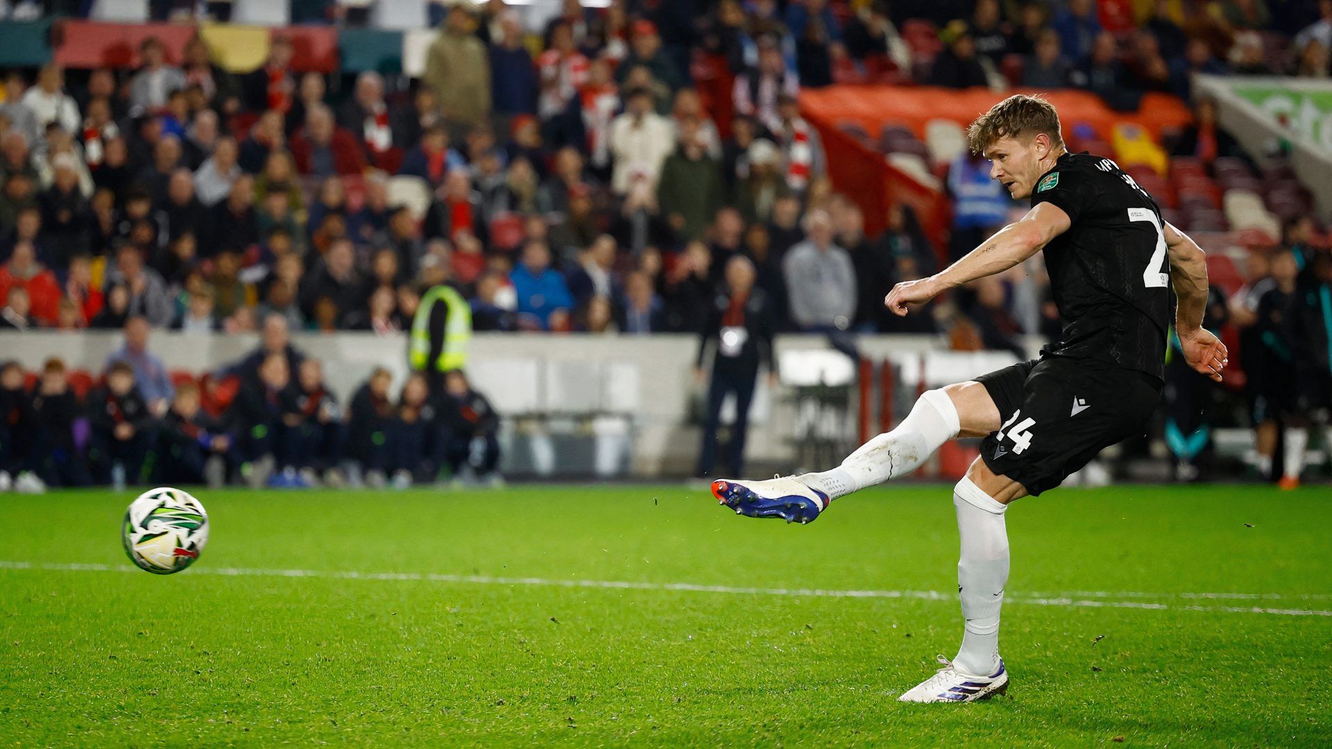 Sheffield Wednesday urged to retain Wrexham target Michael Smith