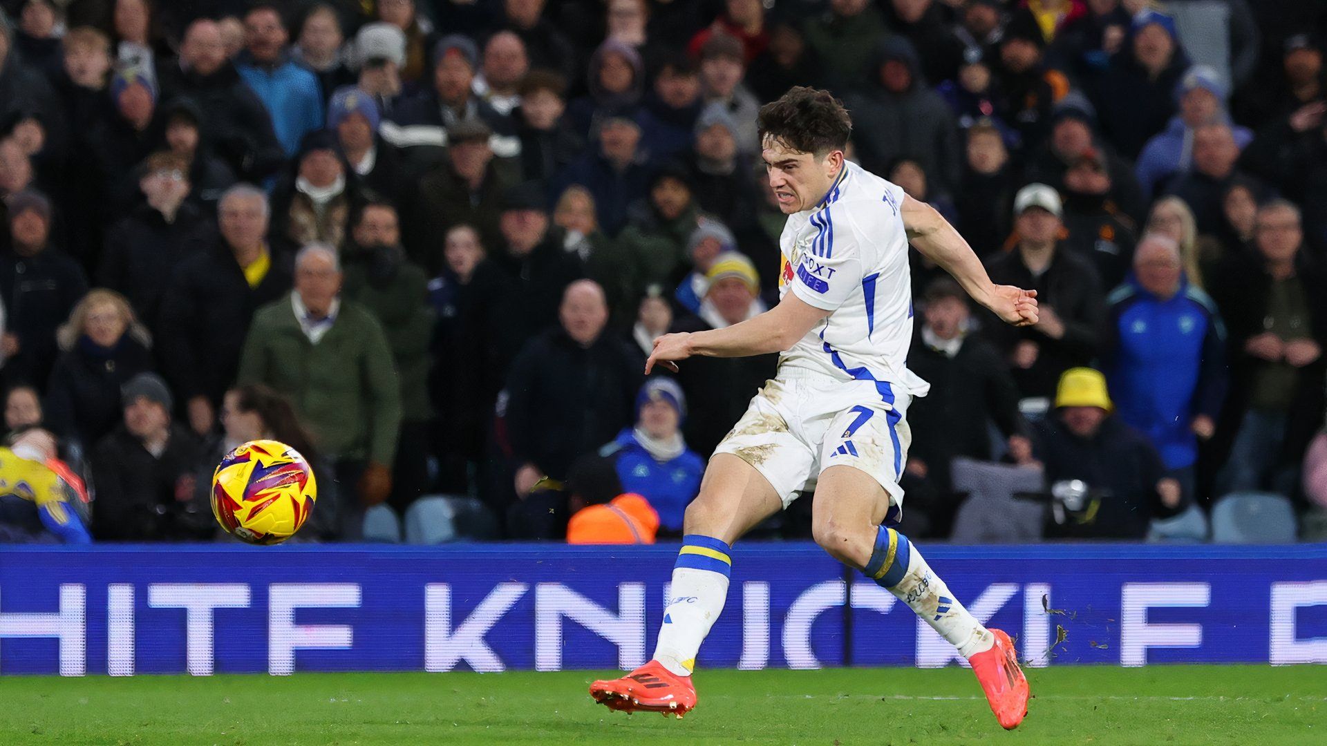 Leeds United must sort fresh Dan James contract to avoid exit fear