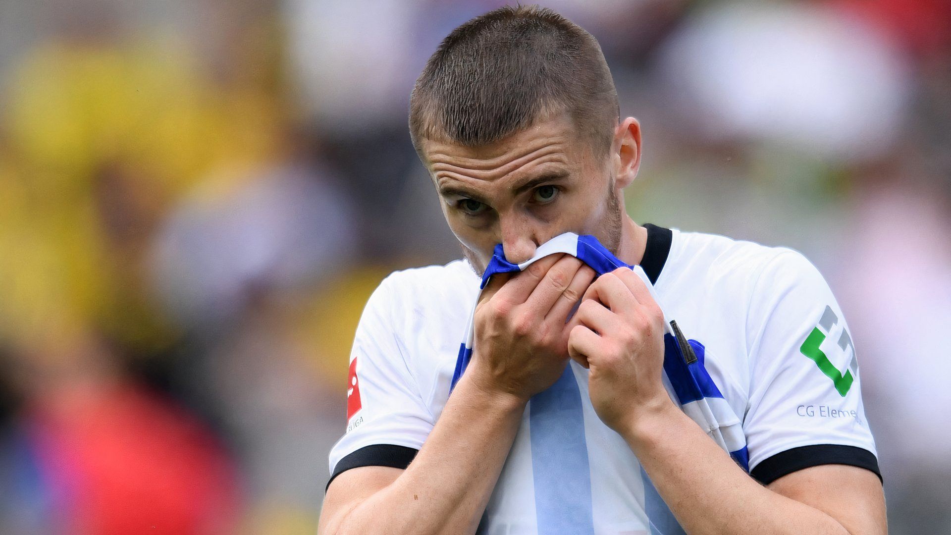Sheffield United eyeing up "bargain" transfer Hertha Berlin right-back ...