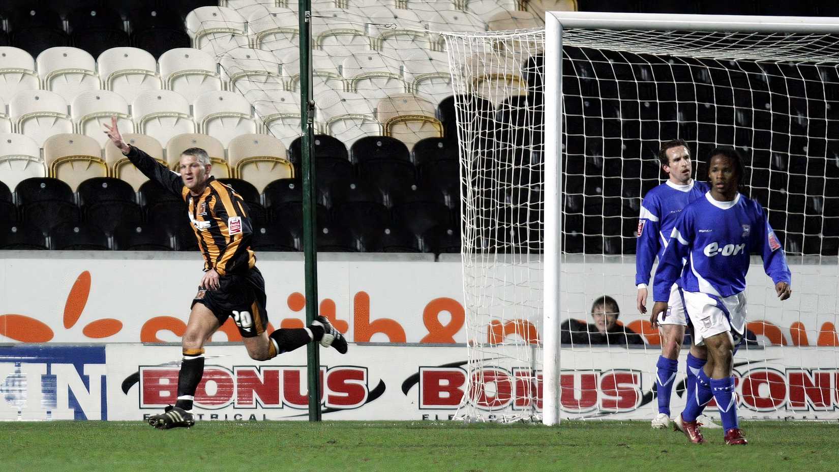 Hull City struck gold with 2007, Bradford City agreement for Dean Windass