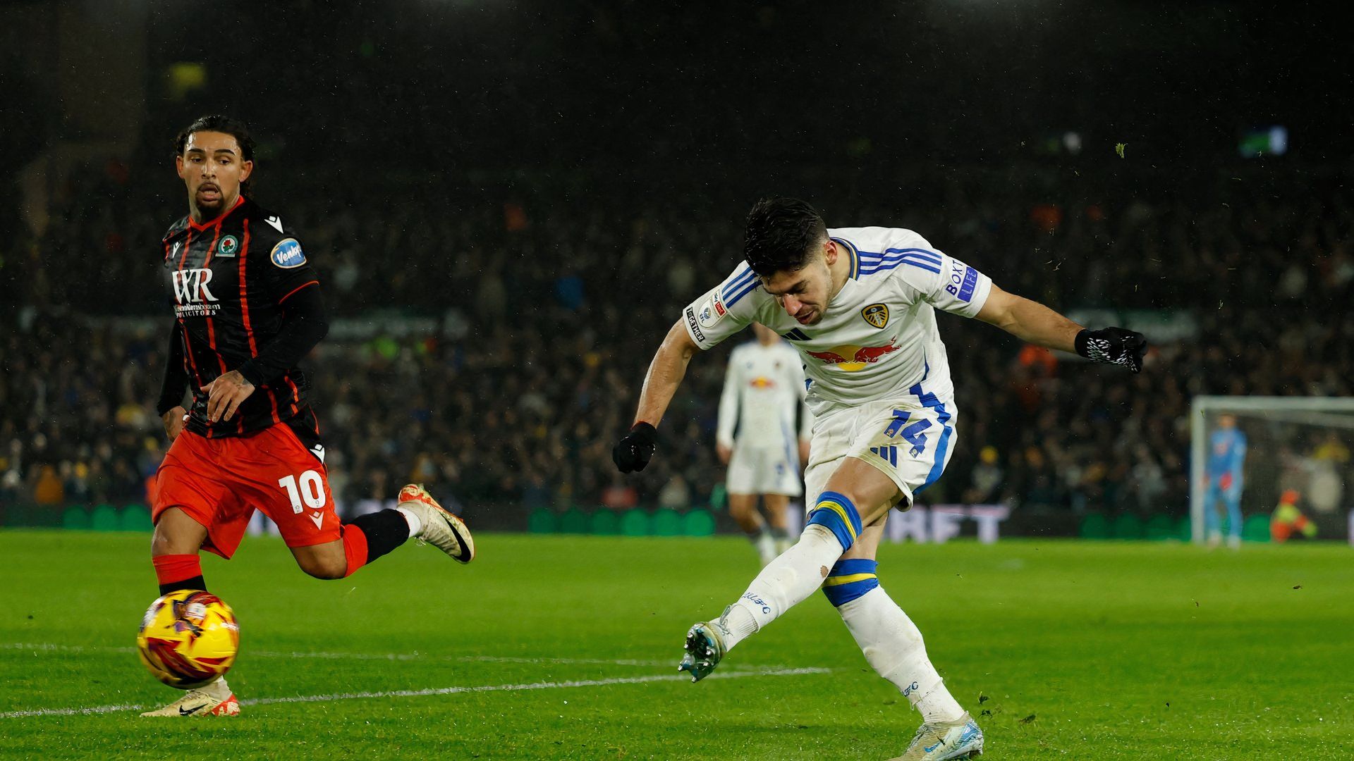 Leeds United: Manor Solomon turning into priority signing for summer